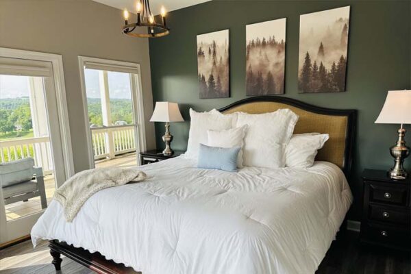 Foggy Room - Lilly Valley Inn