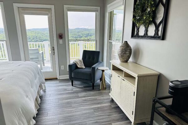 Heavenly Room - Lilly Valley Inn