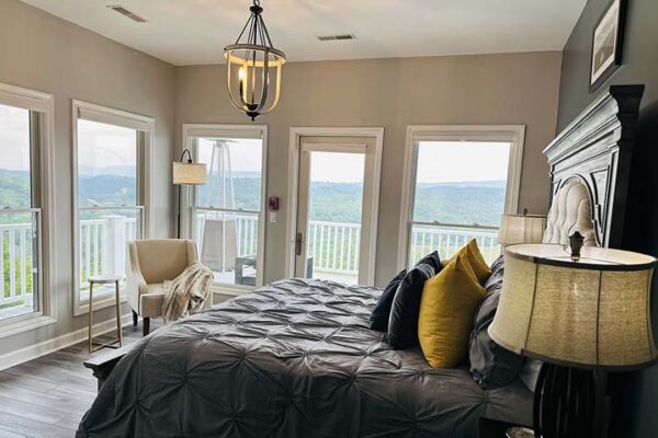 Sunrise Room - Lilly Valley Inn